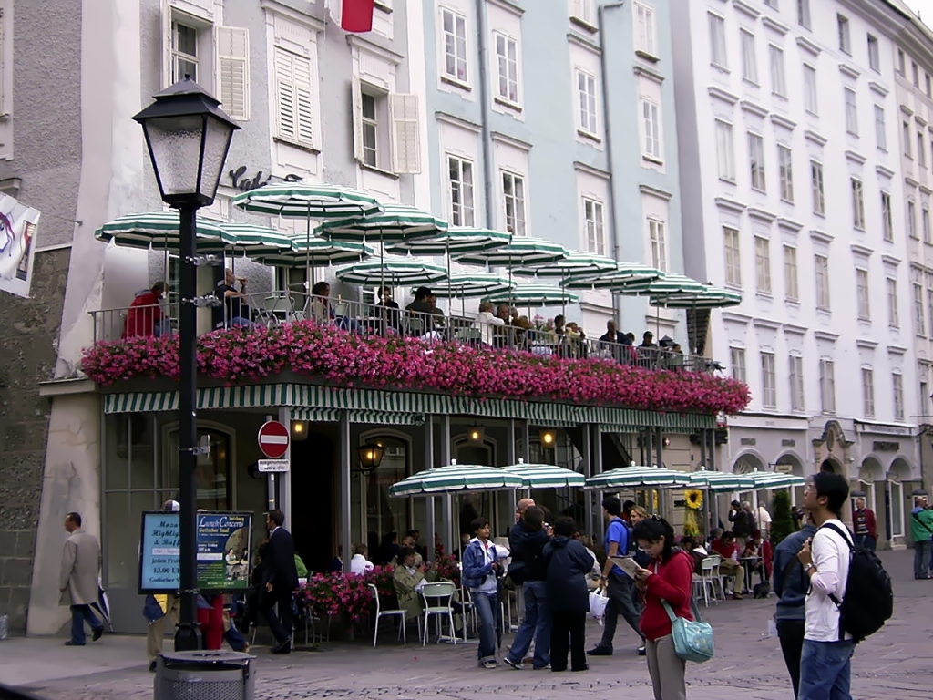 Cafe Tomaselli - The oldest cafe in Austria